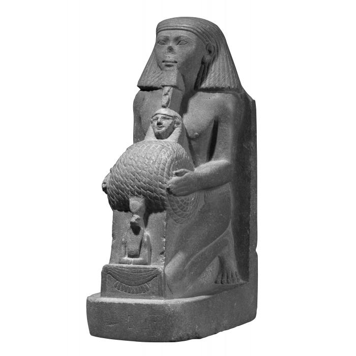 Reproduction de sculpture : Senmout présentant une corde d’arpenteur